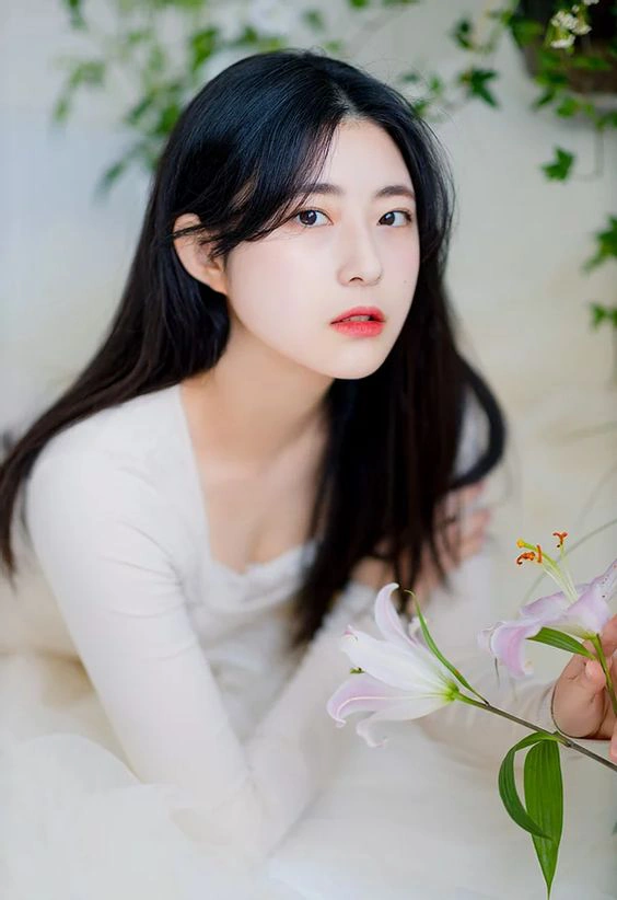 5 K-Pop Groups That Disbanded for Shocking Reasons