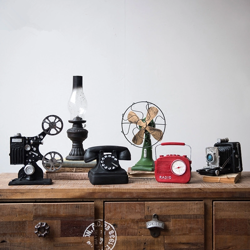 Small Retro Projector Decor | The Other Aesthetic