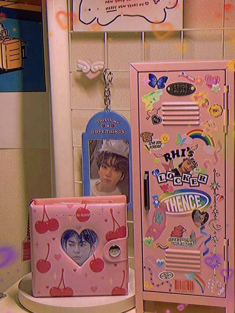 Y2K Room Ideas | The Other Aesthetic