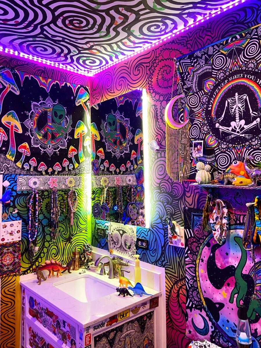 Trippy Room Aesthetic + Trippy Room Ideas - The Other Aesthetic