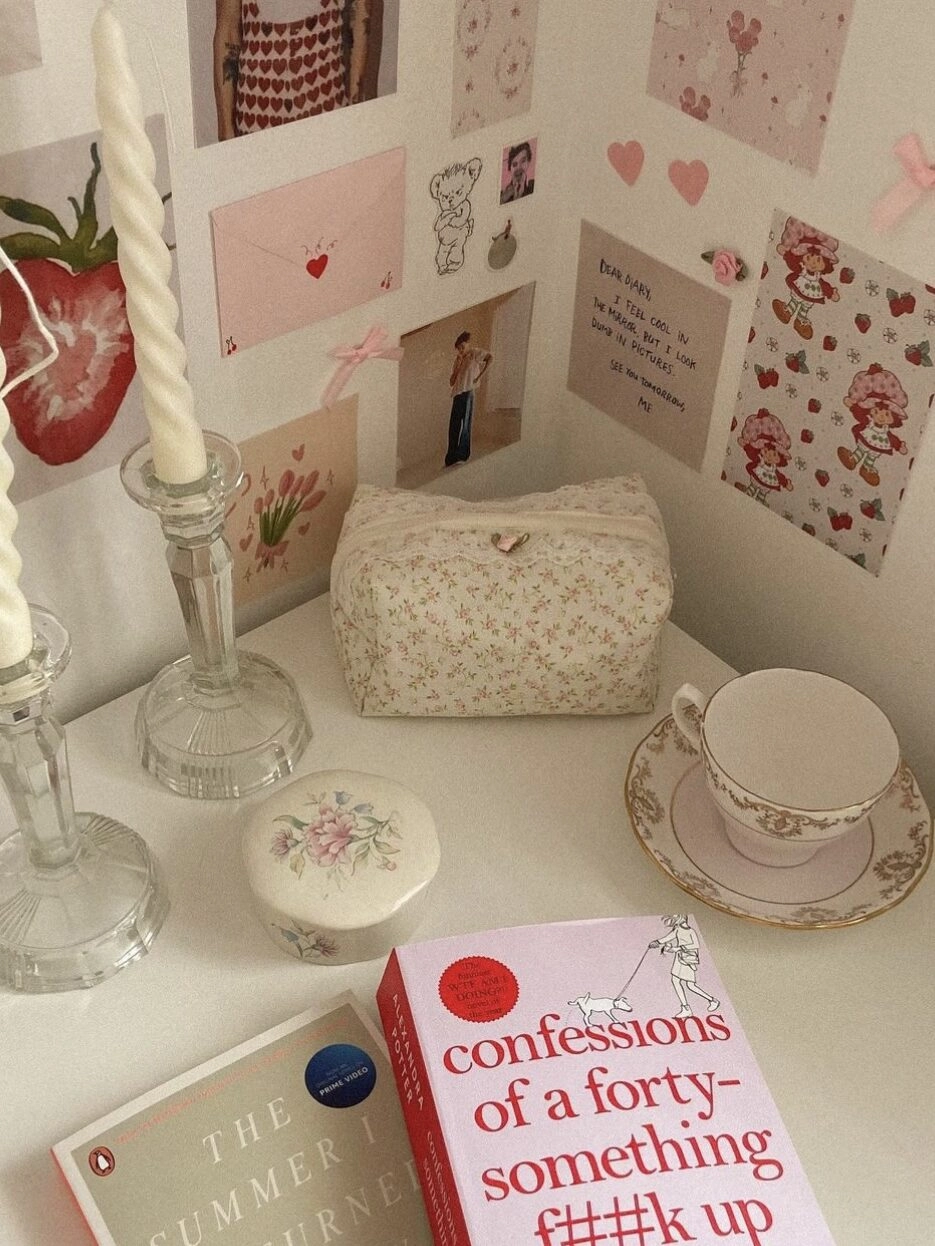 Creating an Aesthetic Coquette Bedroom (+ Inspo)%%page%% - The Other ...