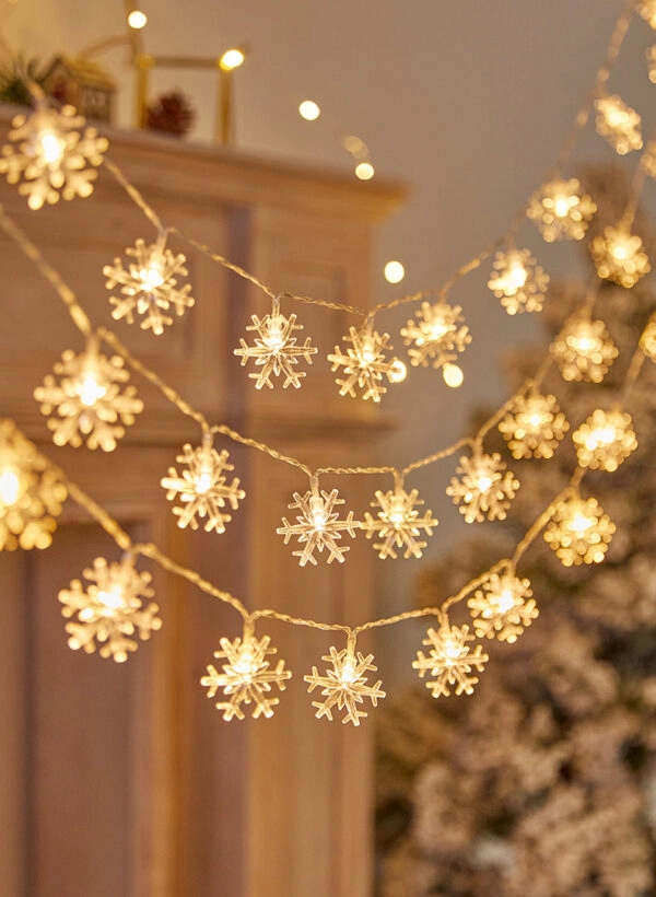 Snowflake String Lights | The Other Aesthetic