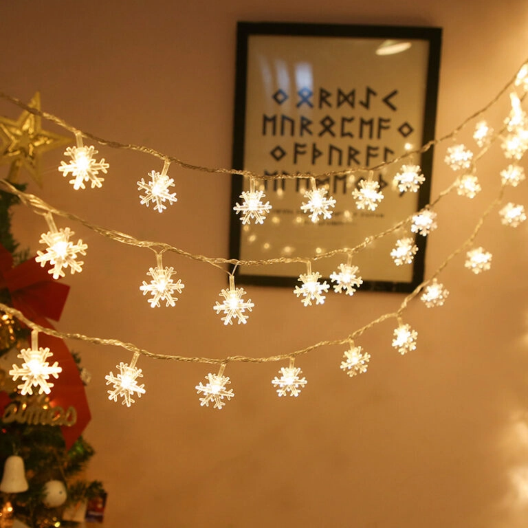 Snowflake String Lights | The Other Aesthetic