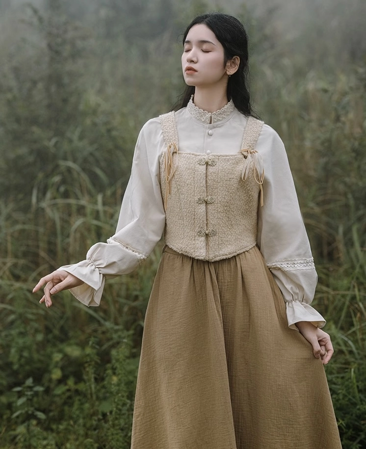 Apricot Buttoned Vest | The Other Aesthetic