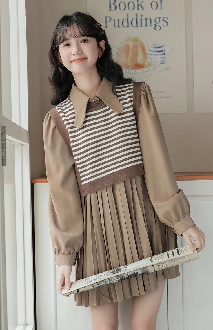 Retro Long Sleeves Dress With Stripe Pattern | The Other Aesthetic