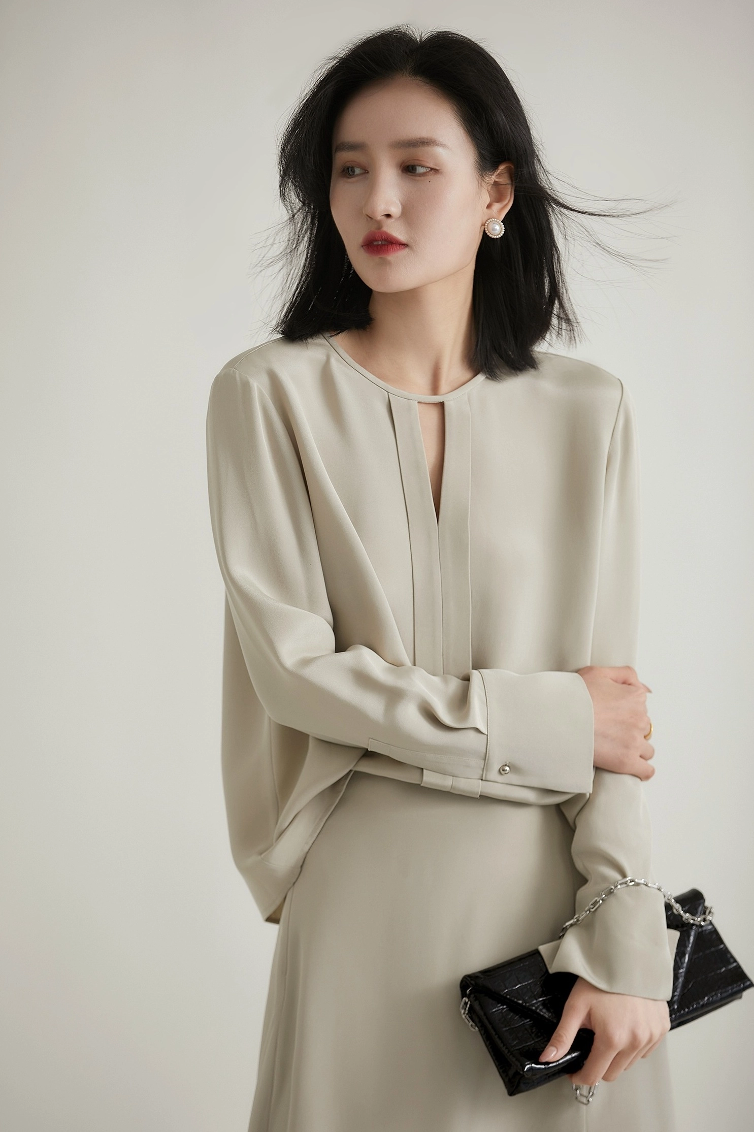 Retro Long Sleeves Top With Hollow Neckline | The Other Aesthetic